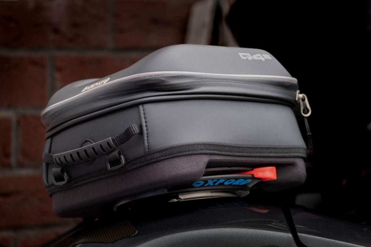 The Oxford Q4S Tank Bag: Simple, Inexpensive, & Practical